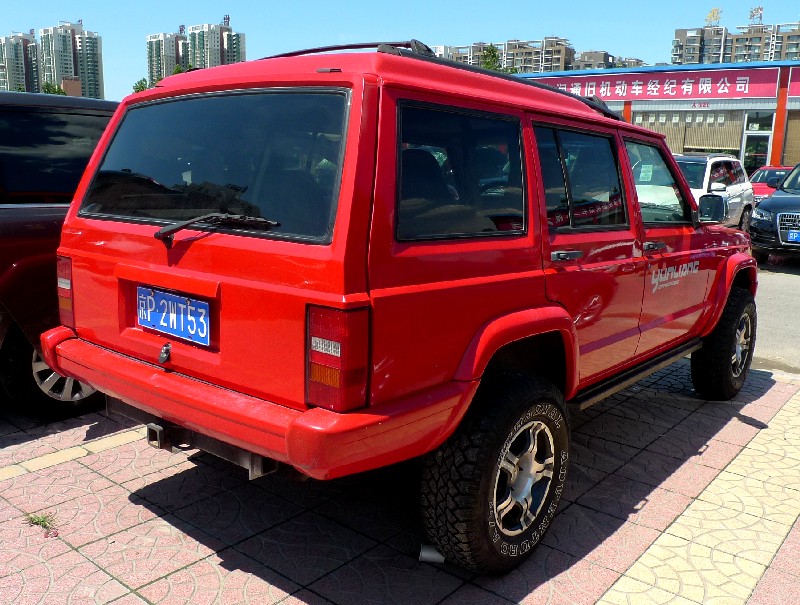 A very red Beijing-Jeep Cherokee in China - CarNewsChina.com