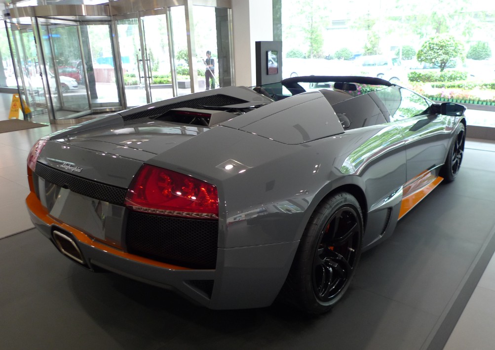 Spotted in China: Lamborghini Murcielago LP 650-4 Roadster ...
