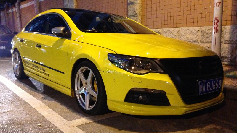 Volkswagen Passat CC is a Yellow Low Rider in China - CarNewsChina.com