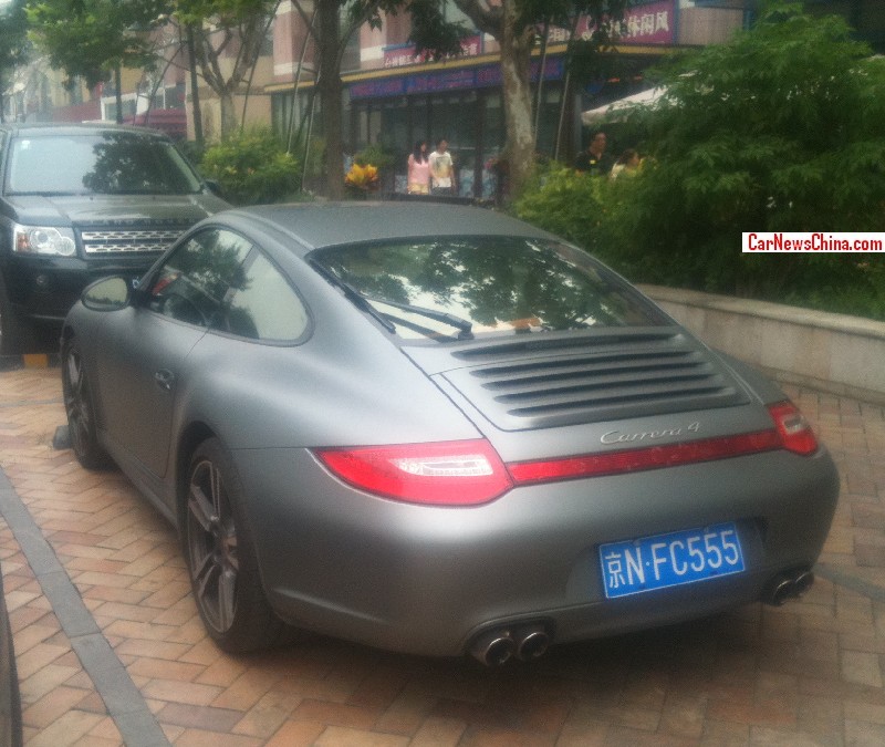 Porsche 911 Carrera 4 is matte gray in China - CarNewsChina.com