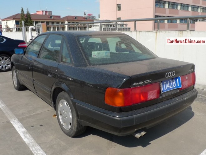 Spotted in China: Audi 100 C4 sedan - CarNewsChina.com