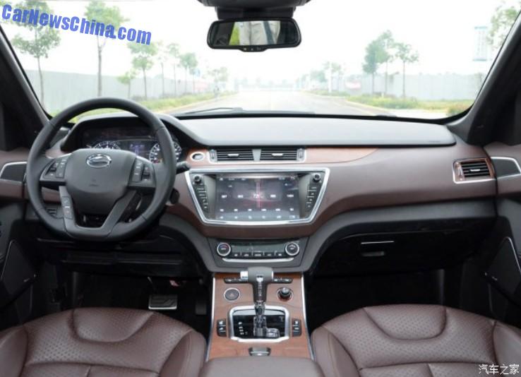 This is the Cloned interior of the Landwind X7 Range Rover Evoque clone ...