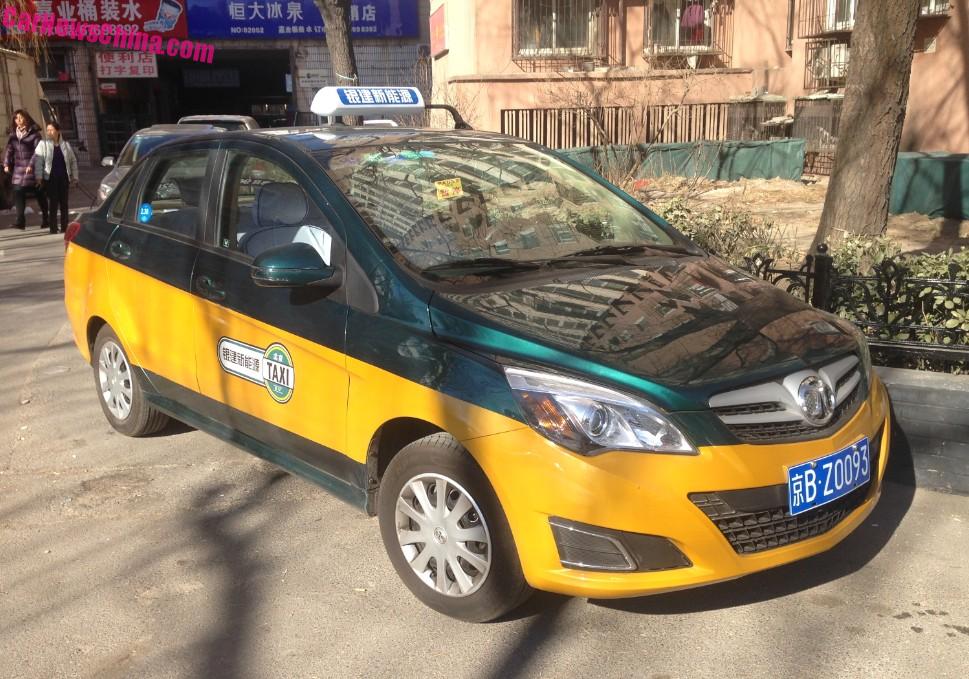 Spotted in China: the Beijing Auto Senova EV200 electric taxi ...