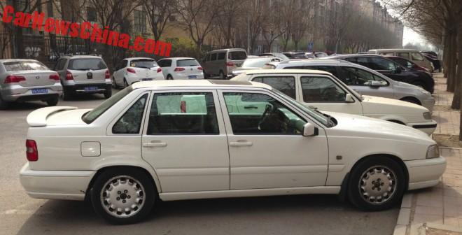 Spotted in China: Volvo S70 T5 sedan in white - CarNewsChina.com