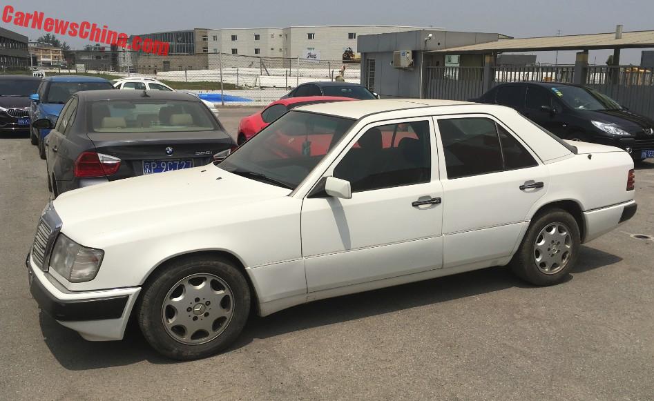 Spotted in China: W124 Mercedes-Benz In White - CarNewsChina.com